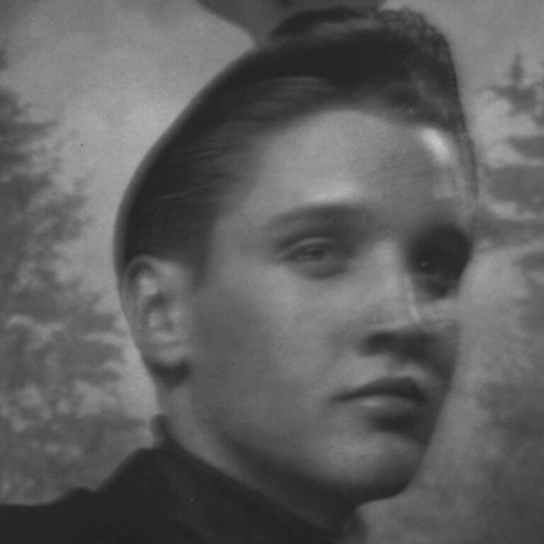 Biografi – Elvis Presley